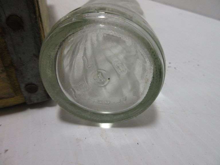 Pepsi Crate with (8) Bottles - Albrecht Auction Service