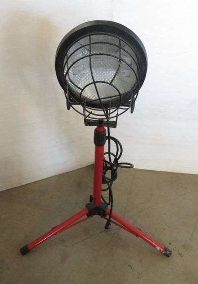 Craftsman 120V Work Light with Adjustable Height - Albrecht Auction Service