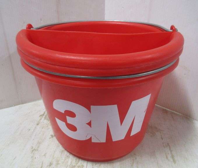 (2) Red 3M Brand Commercial Buckets with Top wash Rug Spot - Albrecht ...
