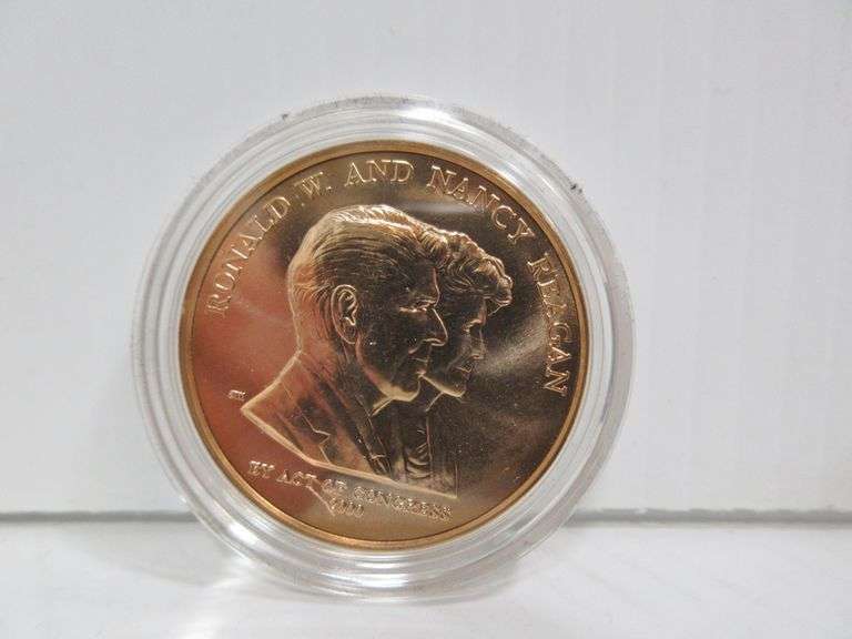 2016 Ronald Reagan Coin and Chronicles Set with $1 Reverse Proof Coin ...