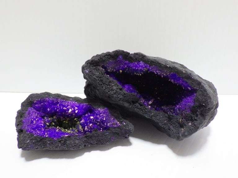Pair of geode with deep violet crystals, 3"W - Albrecht Auction Service