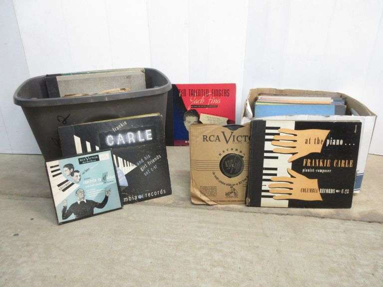 (57) Vintage 1930s and 1940s vinyl albums, some in binders, includes ...