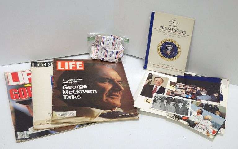 Vintage George and Barbara Bush photos, some campaign in 1992; Photo ...