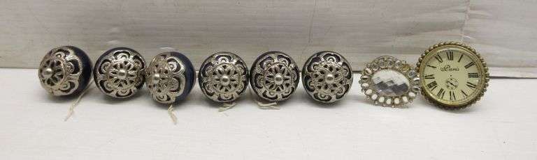 (8) Fancy knobs for crafting or drawers: 6- of one kind, 2- Different ...