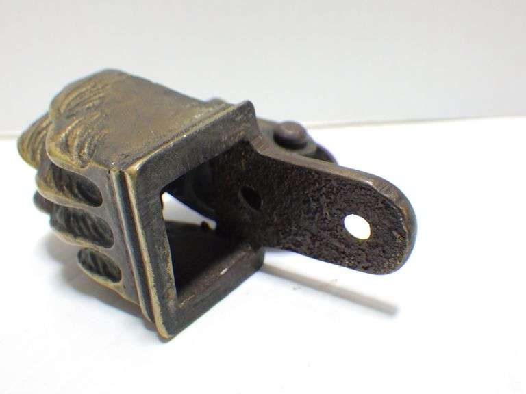 (4) Antique solid brass lion feet casters - Albrecht Auction Service