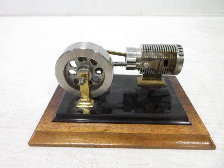 Small flame licker engine, 5"W - Albrecht Auction Service