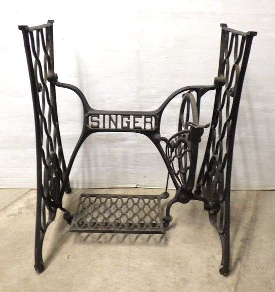 Antique iron Singer sewing machine base with pedal, 23"W x 15"D x 28"H ...