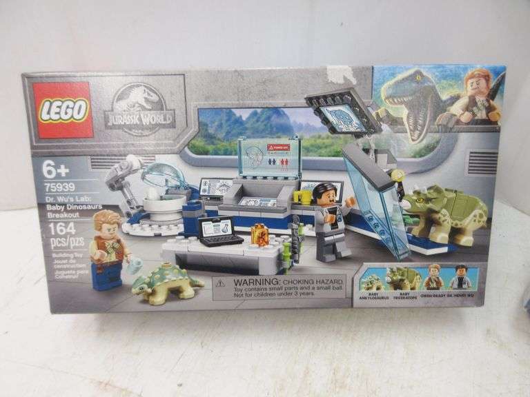Legos Jurassic World, includes: No. 75939 Dr. Wu's Lab: Baby Dinosaurs ...