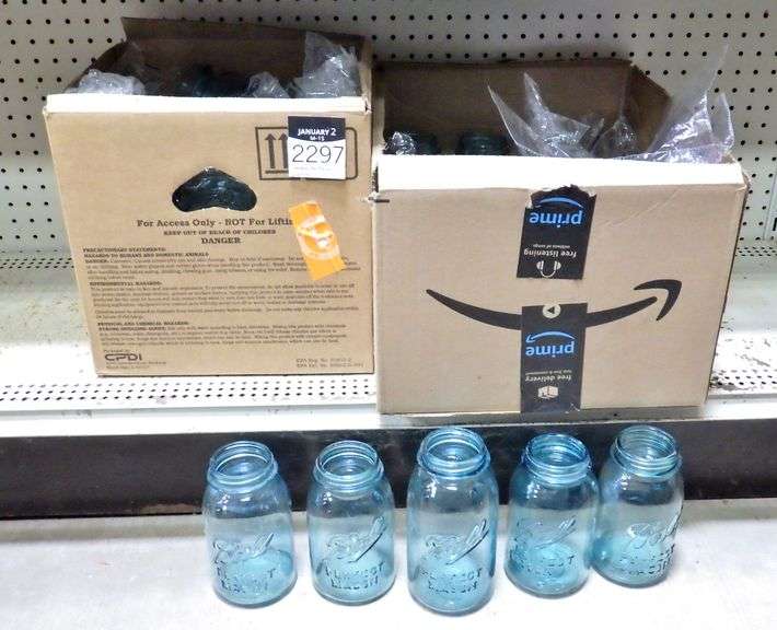 (24) Mason blue older quart boxes - Albrecht Auction Service