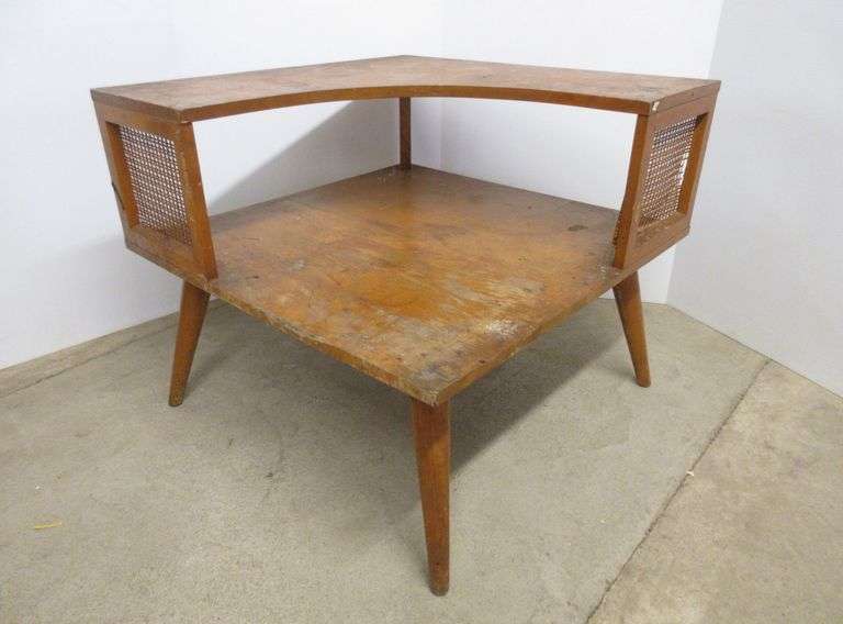Mid-Century Modern Wood Two-Tier Corner Table - Albrecht Auction Service