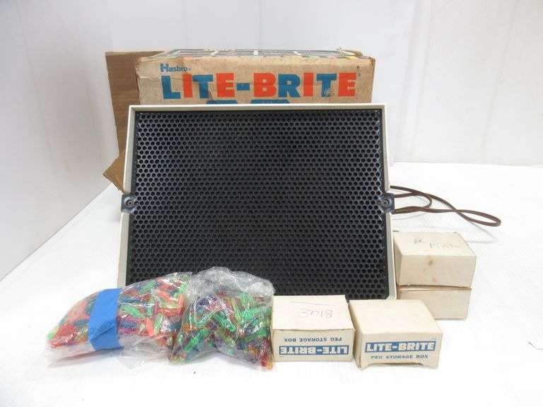 1970s Hasbro Lite Bright with Extra Pegs and Patterns - Albrecht ...