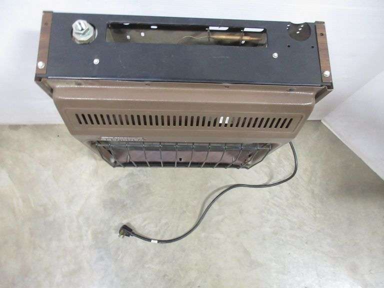 Vanguard Wall Mount Natural Gas Heater with Fan, 9,000-18,000 BTU's ...