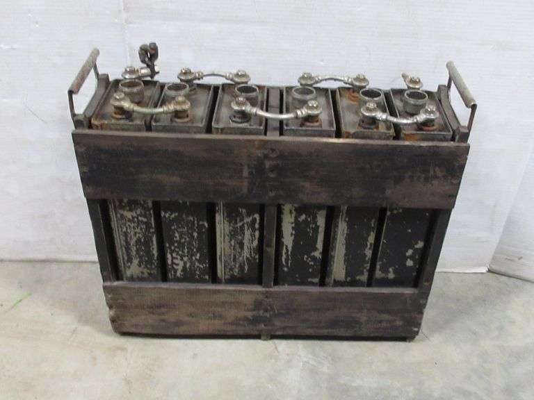 Antique Edison nickel-iron battery in factory wood carrying case ...