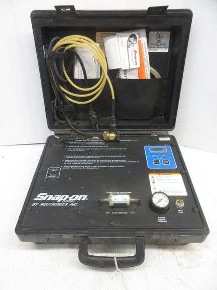 Snap-On EEAC300A refrigerant identifier/analyzer - Albrecht Auction Service