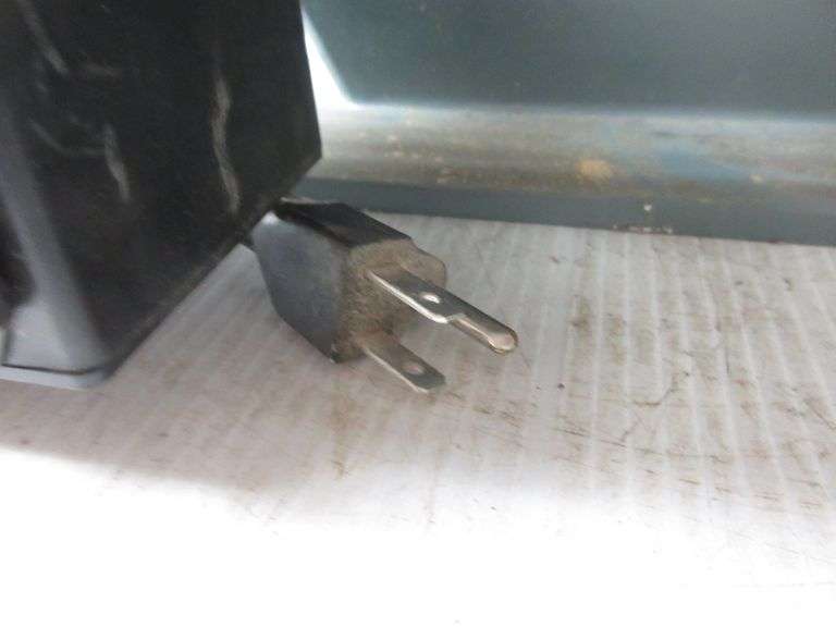 Delta wet/dry sharpener/grinder - Albrecht Auction Service