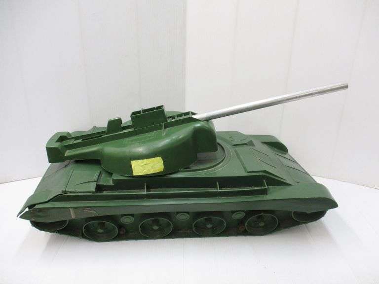 24"L Plastic toy army, unknown brand, tank shoots marbles, spring ...