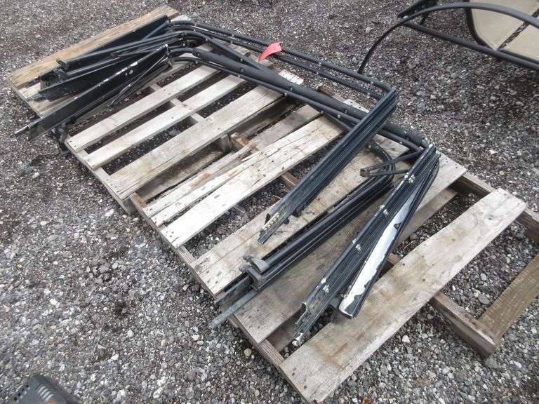 (3) CJ7 Jeep soft top frames, late 80's, used - Albrecht Auction Service