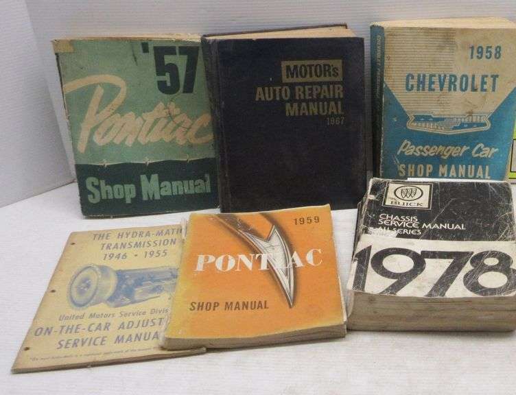 Old Automotive shop and service manuals - Albrecht Auction Service