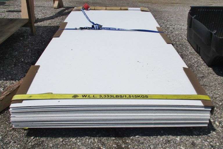 (50) Sheets of pure white fiberglass and polypropylene composite sheets ...