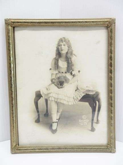 Mary Pickford signed photo, 8" x 10" - Albrecht Auction Service
