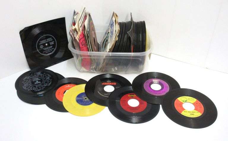 Over (100) Vintage 45 Records - Albrecht Auction Service