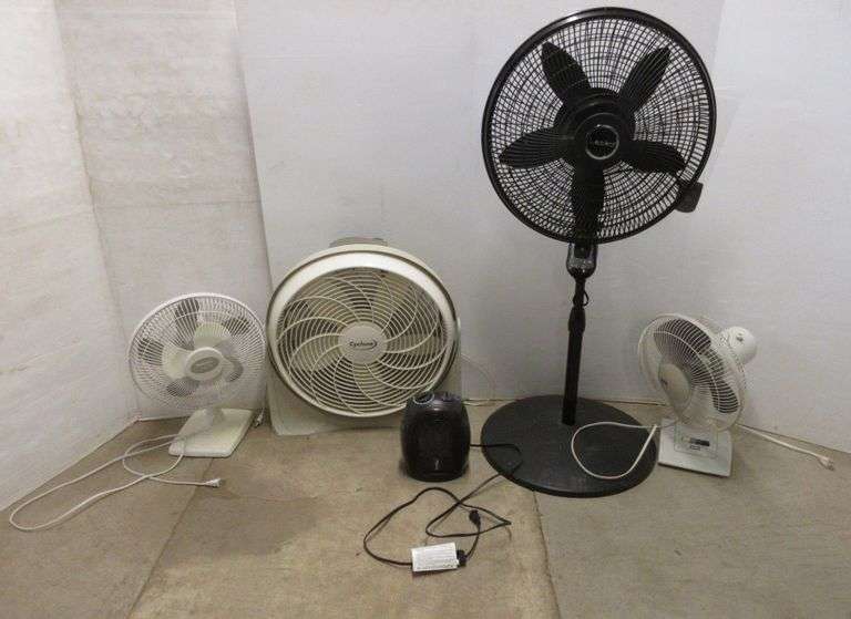 (4) Fans, and a space heater, up to 46"H, all work, pedestal fan ...