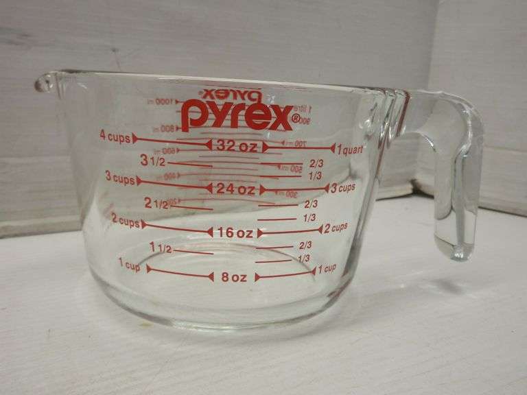 Pyrex 4-piece set glass measuring cups, includes: 8- cup, 4- cup, 2- cup, and 1- cup, NIB ...