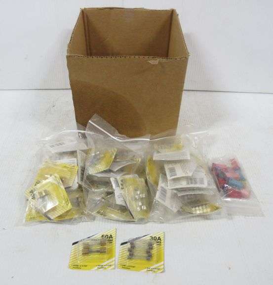 Box of fuses, and circuit breakers - Albrecht Auction Service
