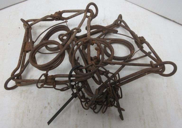 (2) 110 Conibear traps - Albrecht Auction Service