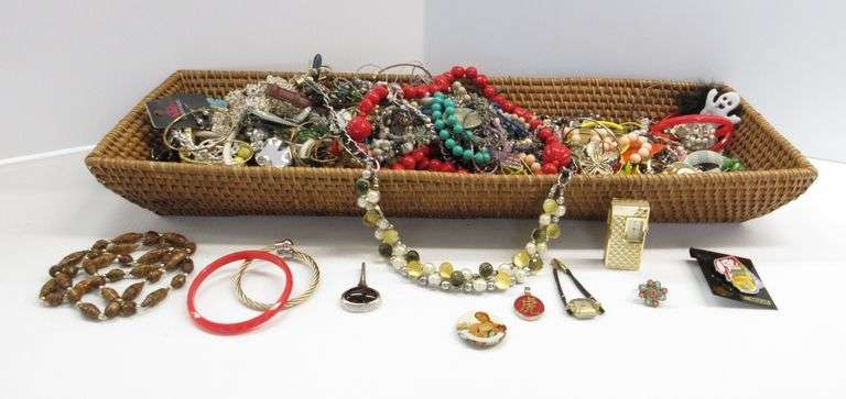 Over 5 lbs. of untested jewelry in a very nice woven basket, 9" x 24" x ...