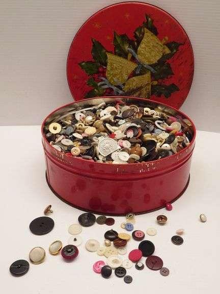 Large heavy tin of buttons - Albrecht Auction Service
