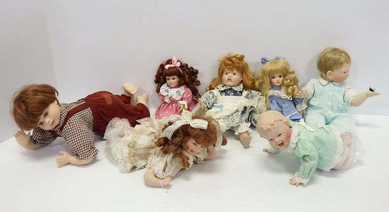 (7) Porcelain dolls without box, include: Sitting red hood girl crying ...
