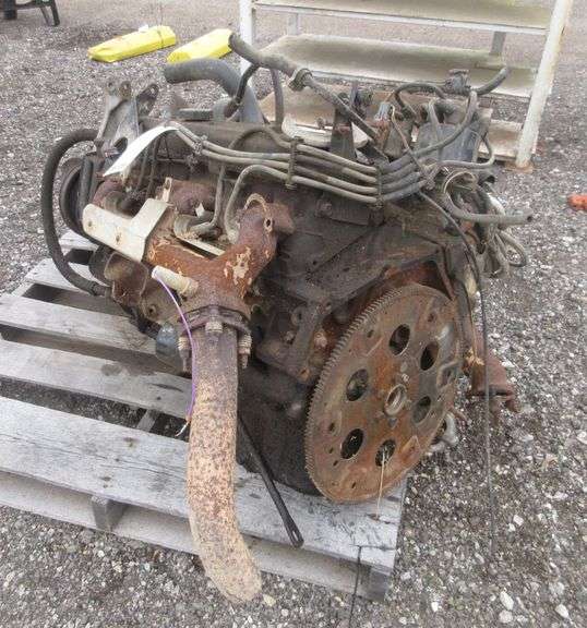 350 V8 running motor from Chevy 88 - Albrecht Auction Service