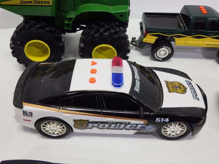 John Deere "Thumper" Tractor, battery operated, works great; Road ...