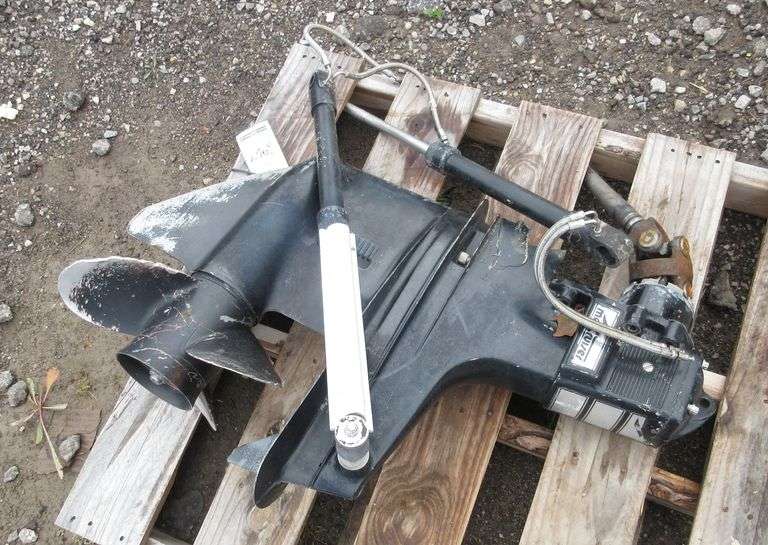 Fatso cast iron wood stove, 21"W x 26"H, good, works - Albrecht Auction ...