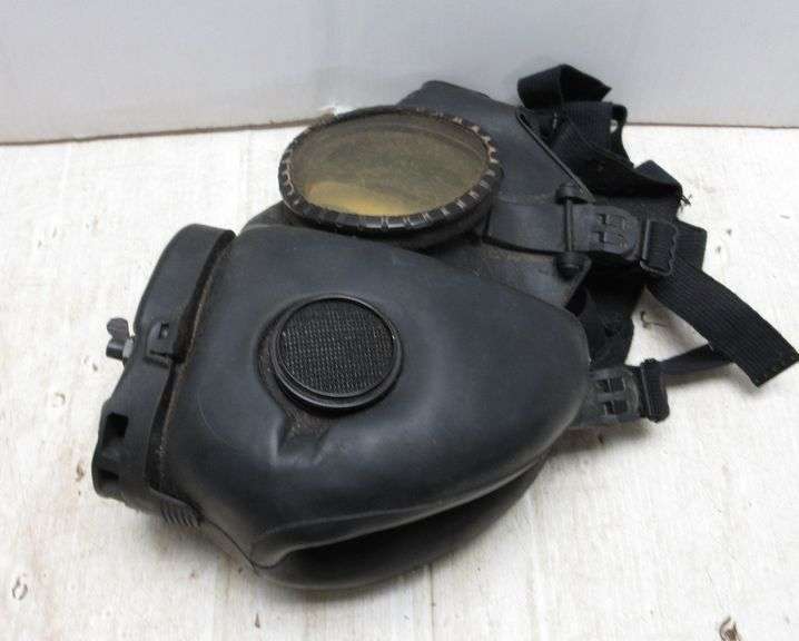 Vintage military gas mask, great - Albrecht Auction Service