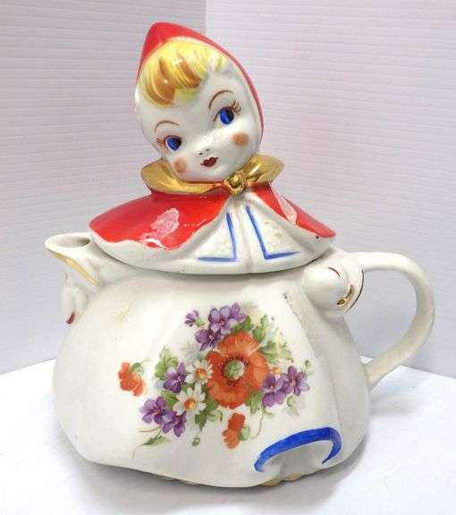 Red Riding Hood Teapot, 8"H - Albrecht Auction Service