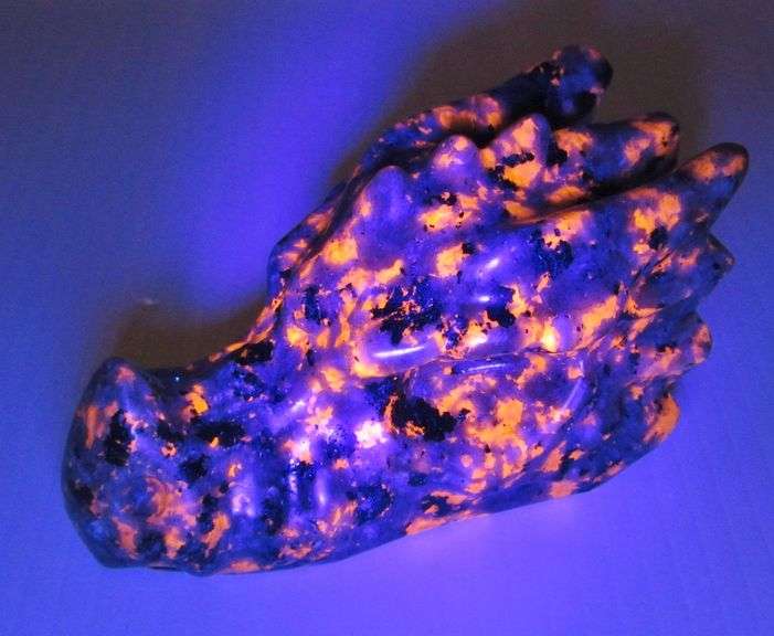 Carved YooperLite "flamestone" dragon skull, 4"L, great - Albrecht ...