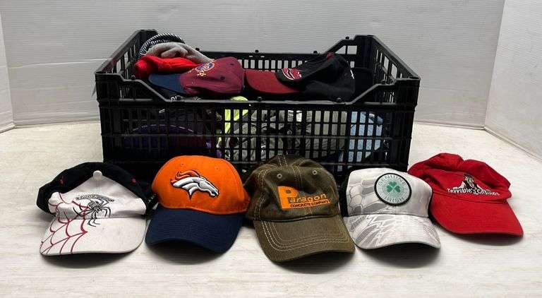 (35) Random Hats - Albrecht Auction Service