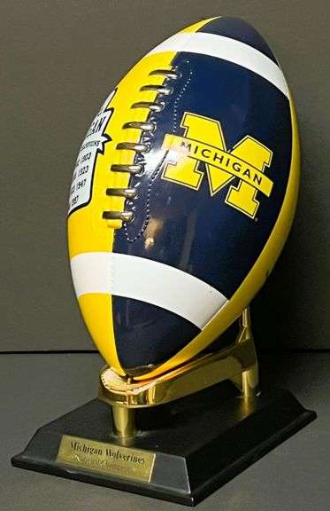 Danbury Mint Michigan Wolverines National Champions dynasty trophy ...