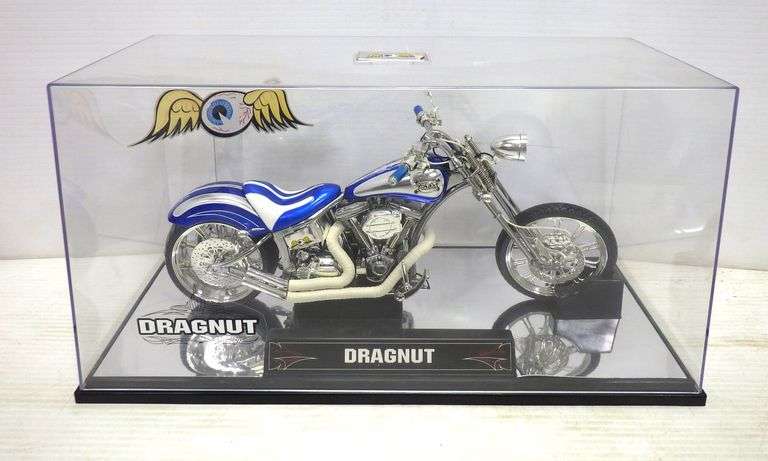 Motorcycle model in display case, Dragnut Von Dutch model, 1:18 Scale ...