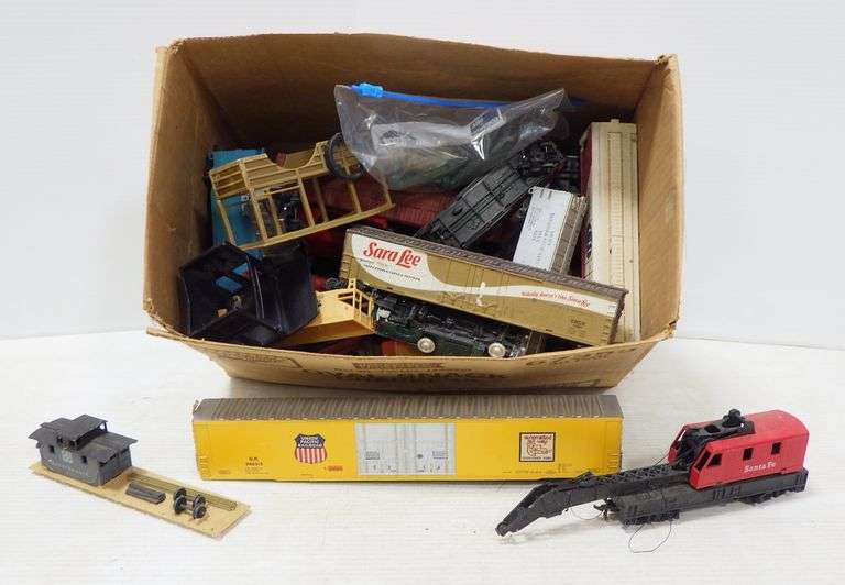 Toy train items - Albrecht Auction Service
