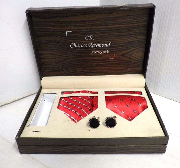 Charles Raymond, New York, ties and cufflinks in original box, box is ...