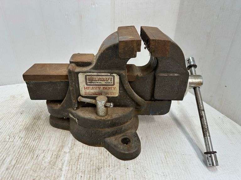 Craftsman heavy duty bench vise, No, 4, Jaws- 4", swivel still has ...