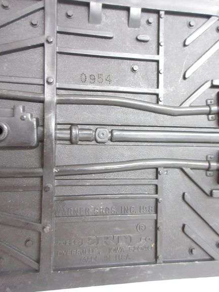 1981 ERTL General Lee Dodge Charger with Dukes of Hazzard figurines, Bo ...