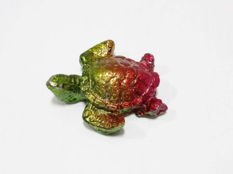 Rainbow bismuth turtle, 1 3/8"L - Albrecht Auction Service