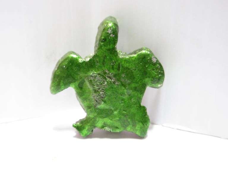 Rainbow bismuth turtle, 1 3/8"L - Albrecht Auction Service