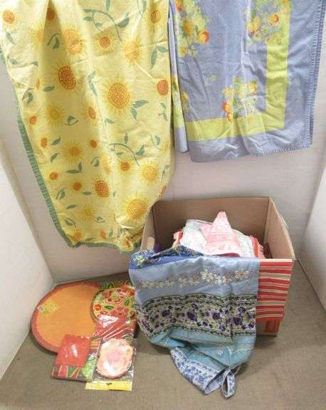 Assorted Linens, assorted sizes, in great condition - Albrecht Auction ...