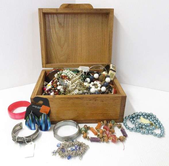 Untested jewelry in a quality wooden box, some very nice pieces, box ...