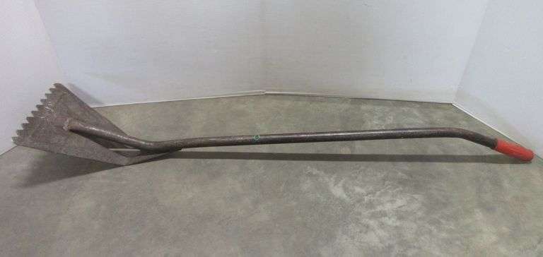 Heavy duty shingle scraper removal tool - Albrecht Auction Service